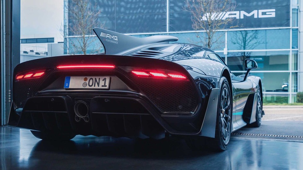 Mercedes entrega o primeiro AMG One para cliente cinco anos depois de ...