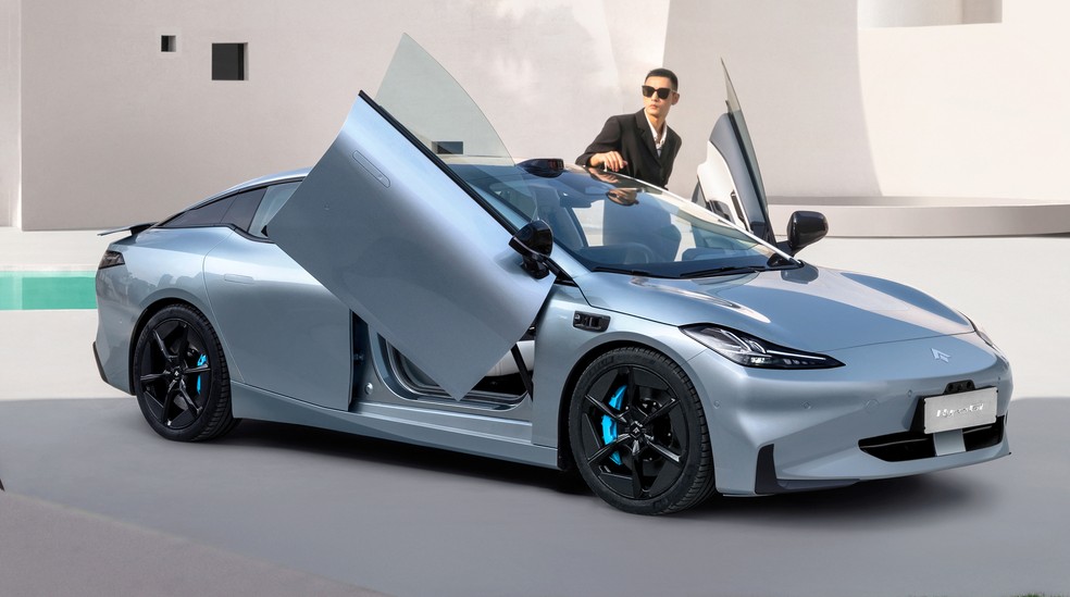 Flagra: GAC Hyptec GT de 340 cv e portas estilo Lamborghini está no Brasil