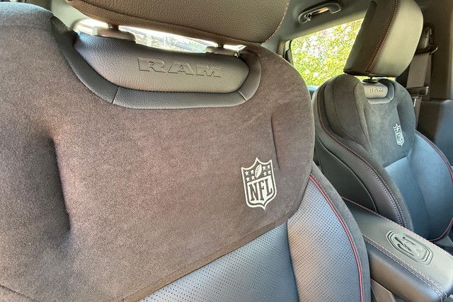 Ram Rampage R/T NFL Edition chega para agradar fãs de futebol americano
