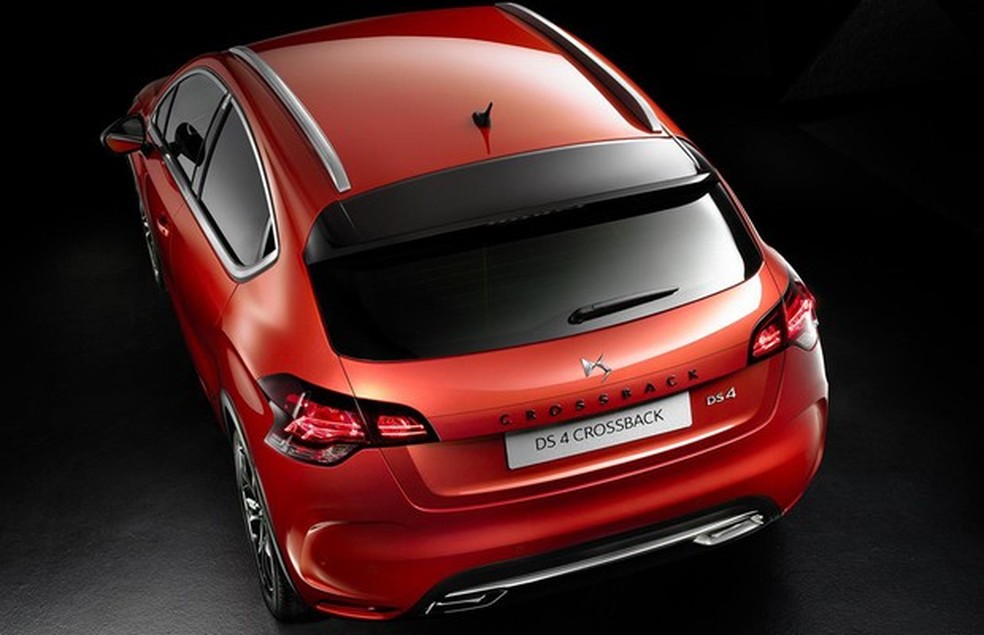 Citroën DS4 é reestilizado e ganha versão SUV batizada de Crossback