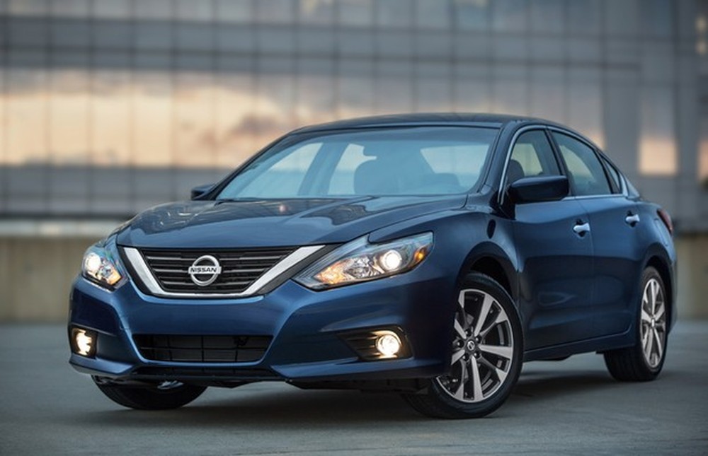 Nissan revela Altima reestilizado nos EUA