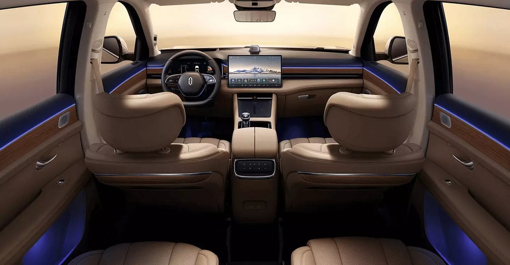 Seres M7 chega ao Brasil em abril com 6 lugares e 1.150 km de autonomia