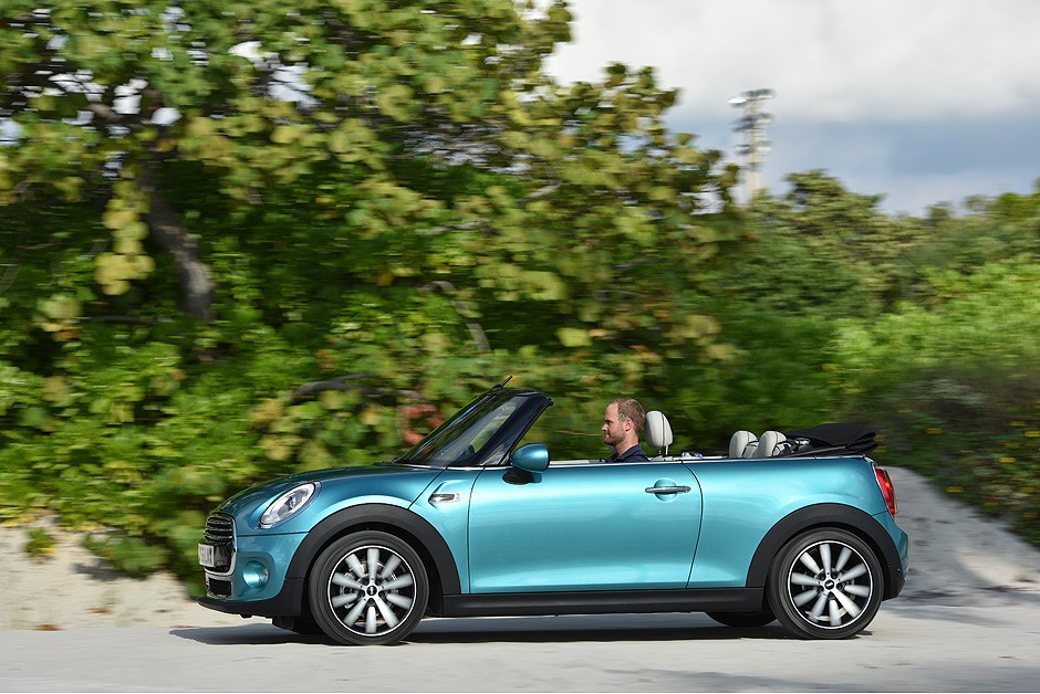 Nova geração do Mini Cooper conversível é revelada
