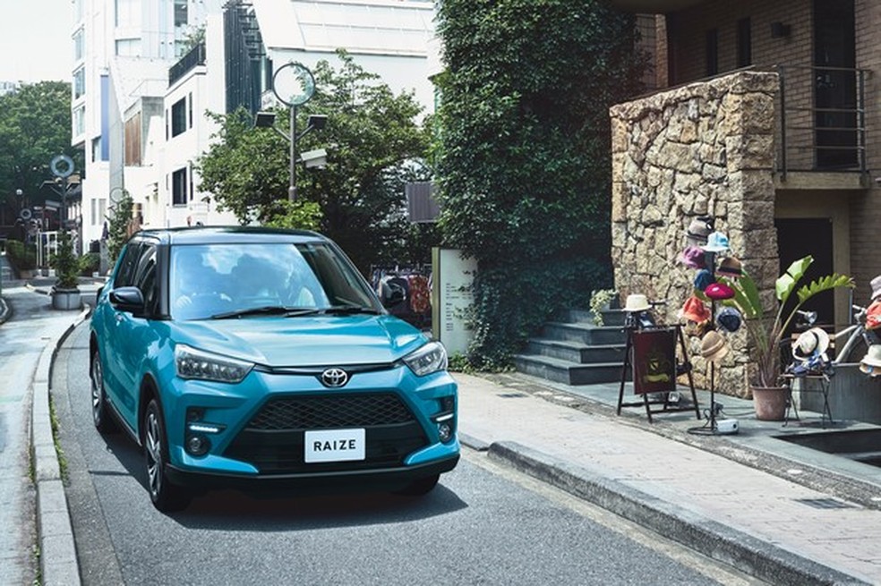 Com motor turbo e porta-malas de 369 litros, novo Toyota Raize é o ...
