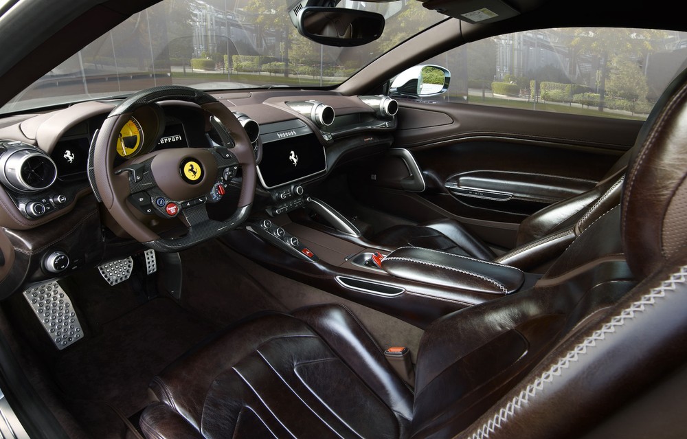 Ferrari produz superesportivo exclusivo baseado no GTC4 Lusso com motor V12