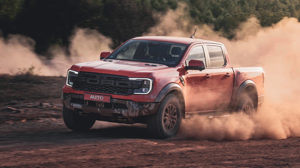 Ford Ranger Raptor não sabe se é picape ou Mustang e esbanja potência ...