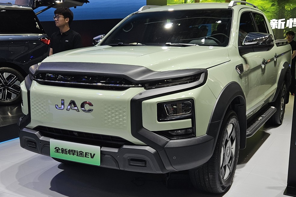 JAC Hunter EV será irmã elétrica da picape diesel; híbrida está em estudo