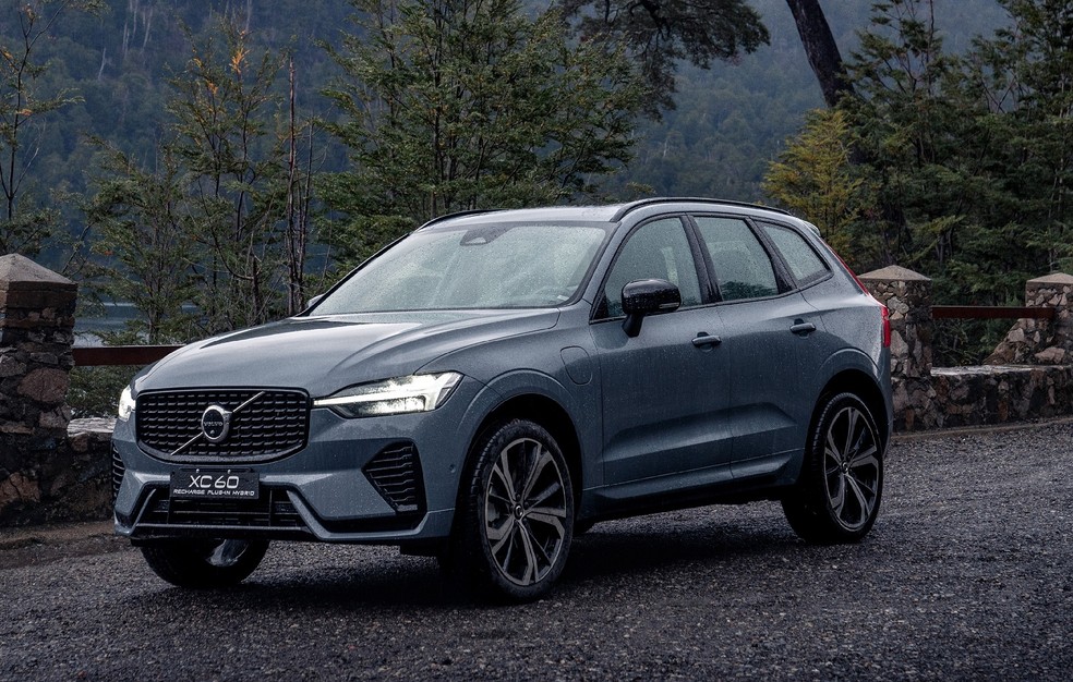 Volvo XC60 elétrico e EX30 aventureiro são confirmados e surgem em breve