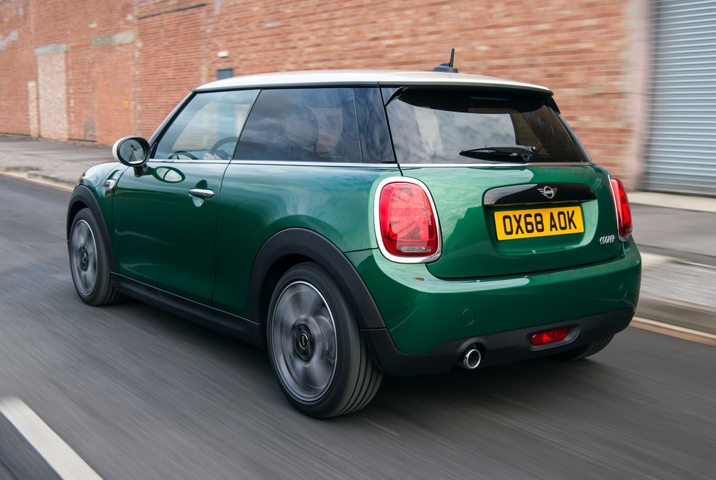 Mini Cooper ganha série limitada 60 Years por R$ 171.990