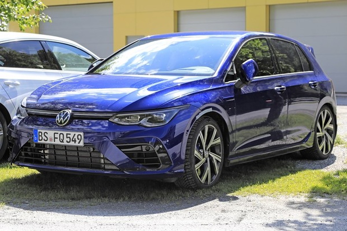 Segredo: com estreia marcada para este ano, VW Golf R é flagrado sem ...