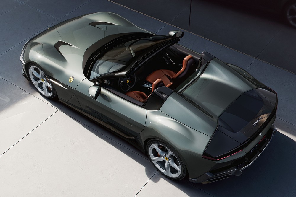 Ferrari 12 Cilindri prova que os motores V12 estão mais vivos do que nunca