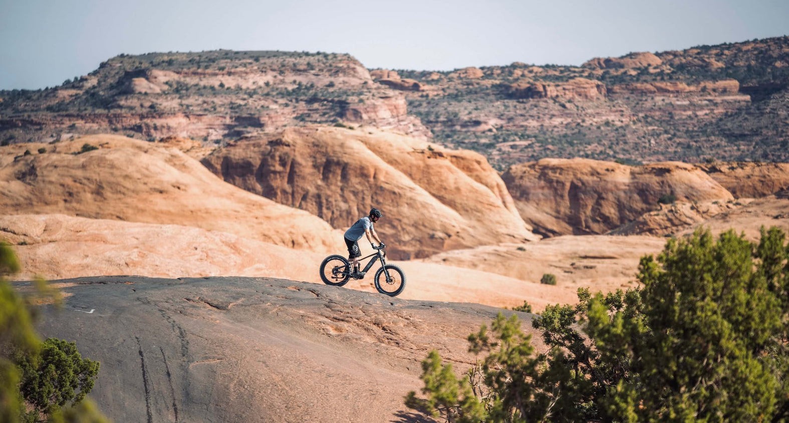Bicicleta elétrica aventureira da Jeep tem autonomia de 71 km, mas ...
