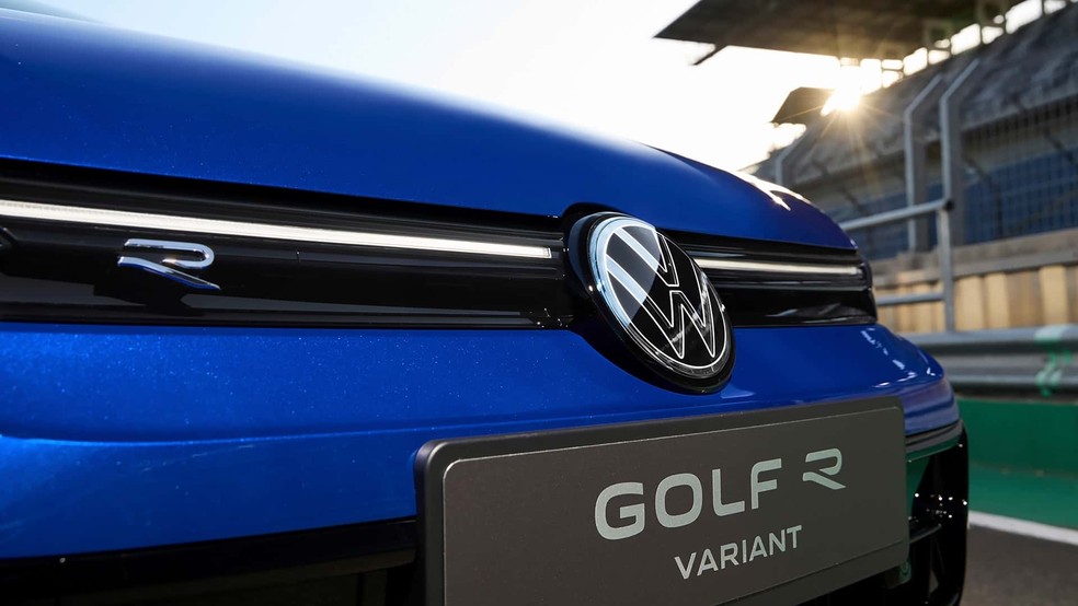 Novo Volkswagen Golf R tem 333 cv e usa ChatGPT; veja para quê