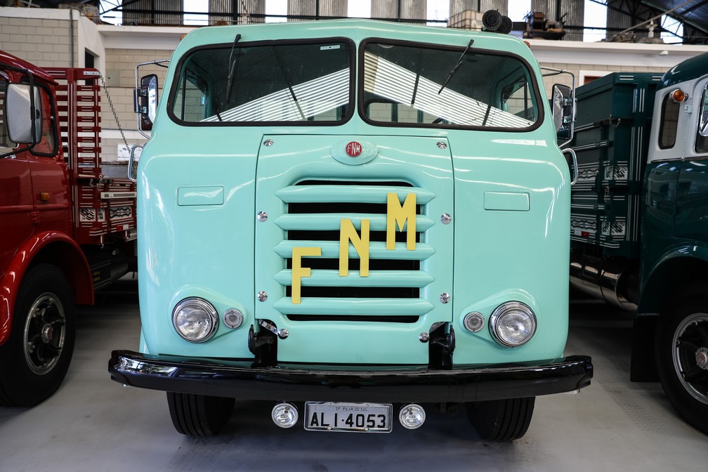Caminhões Fenemê: colecionador mostra dezenas de FNM que restaurou no ...