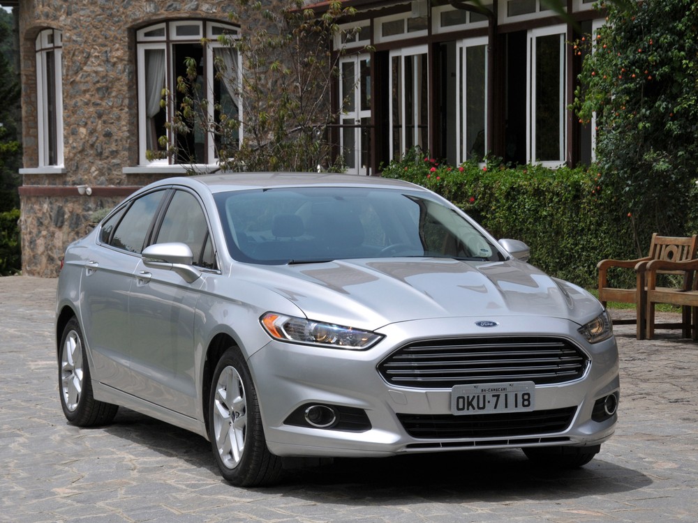 Ford define recall para problema no freio de estacionamento do Fusion