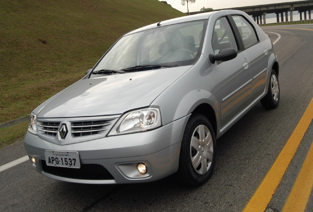 Renault Logan sai de linha após 17 anos, dizem concessionários