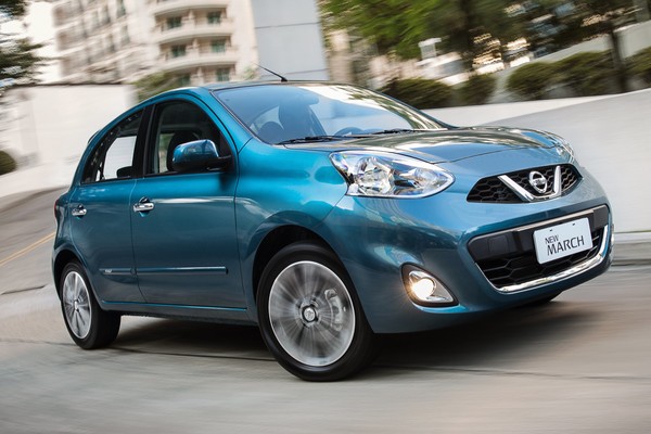 Nissan March usado é carro econômico e barato para uso urbano