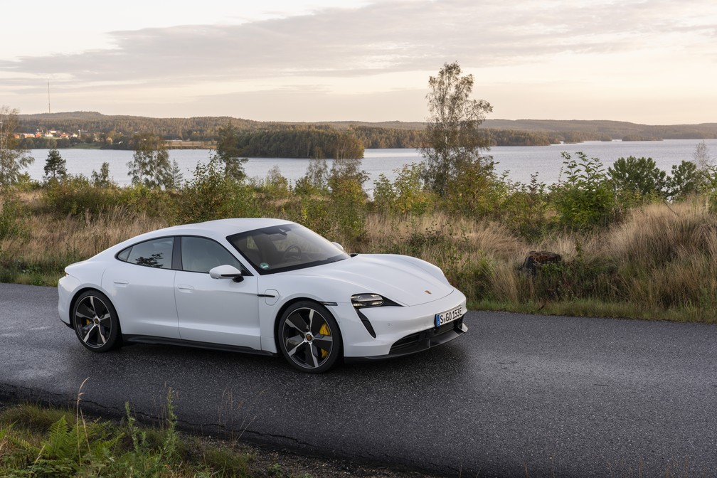 Primeiro Porsche elétrico chega a 200 km/h em menos de 10 segundos ...