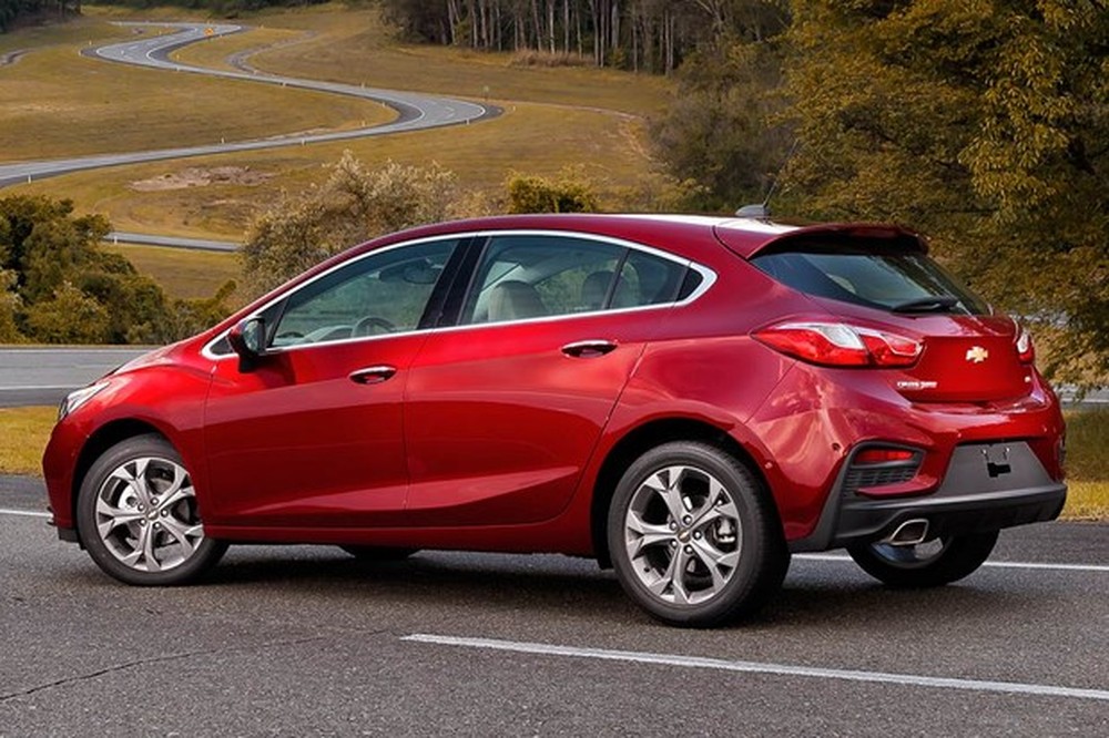 Cruze hatch chega ao Brasil por R$ 89.990