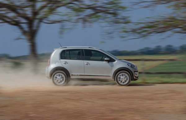 Avaliamos o novo Volkswagen Cross up!, lançado no Salão do Automóvel